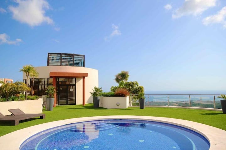 Design, Sea Views And Quietness - Marbella