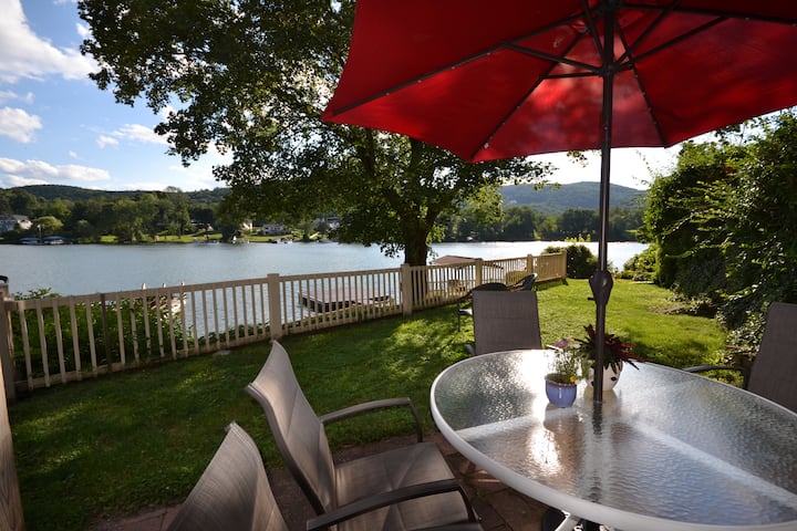Charming Waterfront Oasis On Candlewood Lake - Squantz Pond, CT