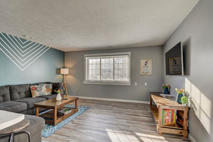 Beautiful Home Minutes To Downtown & Waterfront - Council Bluffs, IA