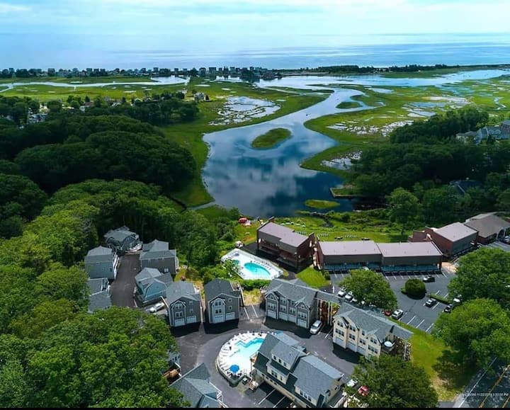 Sunny - Fully Equipped 2bdrm Condo Near Beaches - Wells, ME