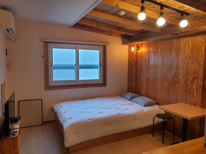 Double Room B / Beachway House - Busan