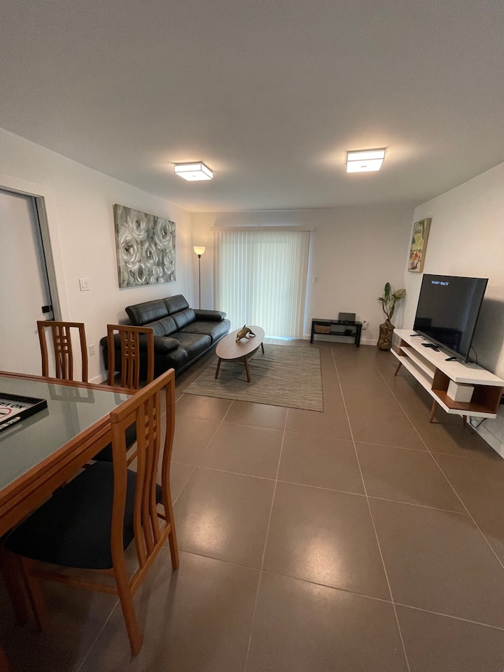 Great Unit In Excellent Location - Free Parking! - Miami, FL