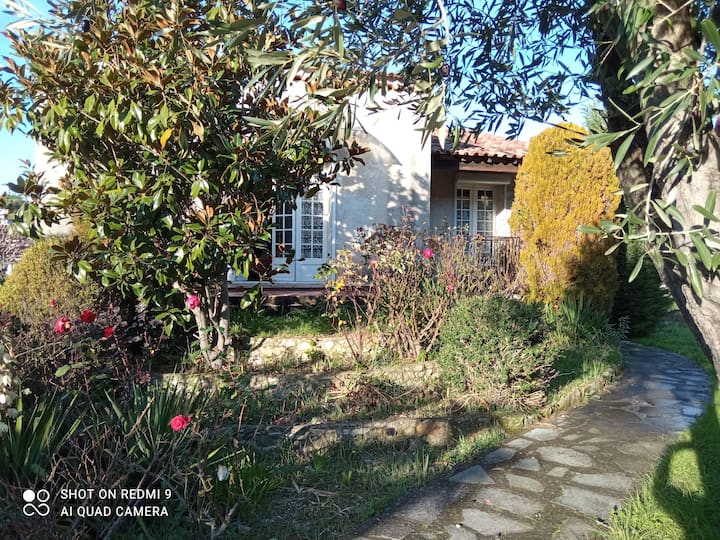 Villa Provençale  Aubagnaise Proche Des Calanques - Aubagne