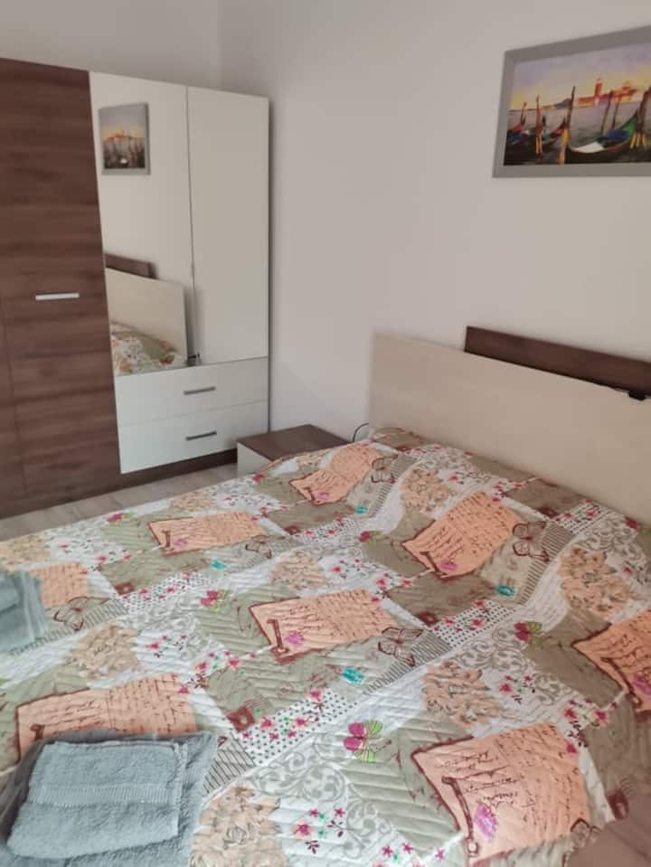 Уютен апартамент до Морската градина - バルナ