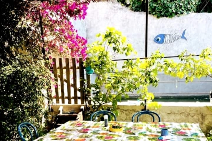 Maison Au Roucas Blanc Avec Jardin Et Bassin - Calanques de Marseille
