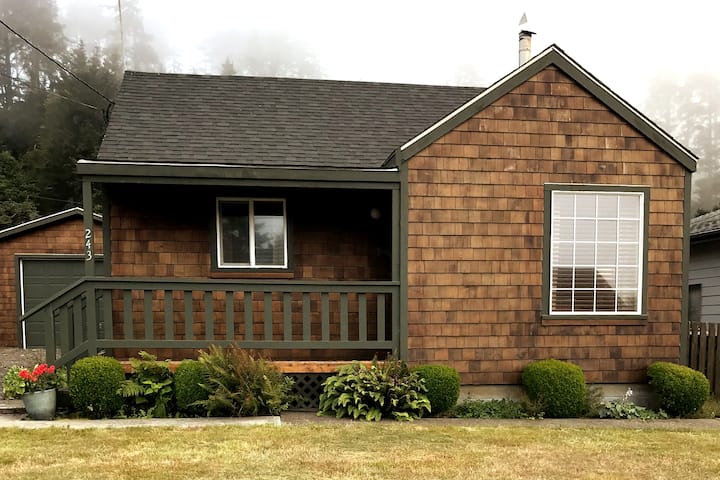 Cozy Beach Cottage, 5 Minute Walk From Beach - Newport, OR