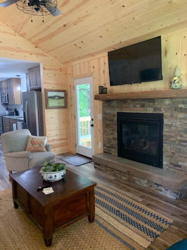 Private Riverfront Cabin, Short Walk To Helen! - Helen, GA