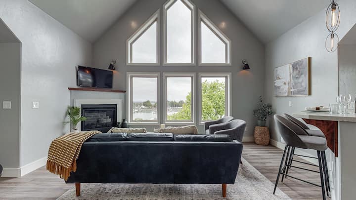 Scenic Views:   Suite By The Bay Old Town Eureka. - Eureka, CA