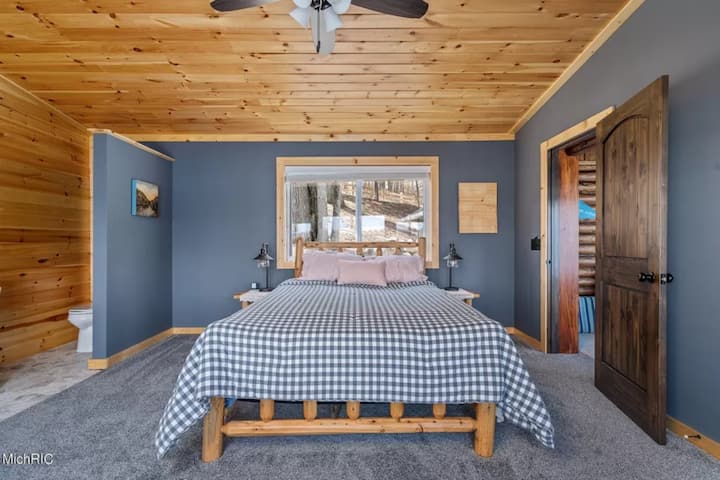 Wonderful Cottage On A Sweet Lake! - Big Rapids, MI