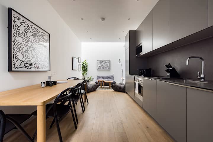 Oxford St Duplex - Netflix & Nespresso - Bloomsbury