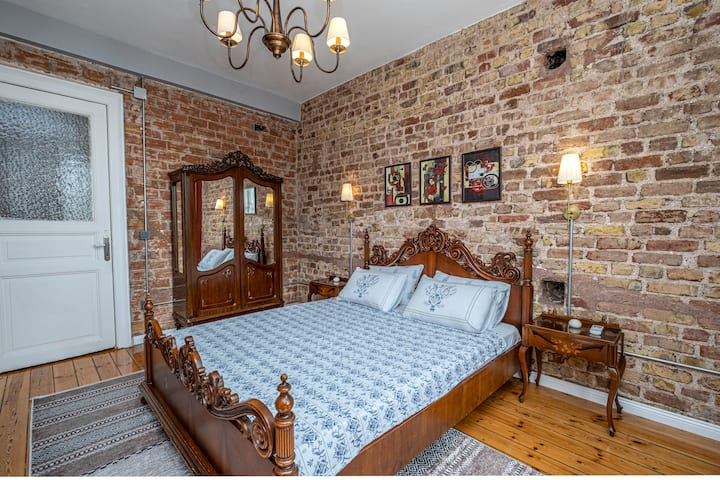 Artistic Luxury 2br/ac Historical Galata Apt - Istanbul