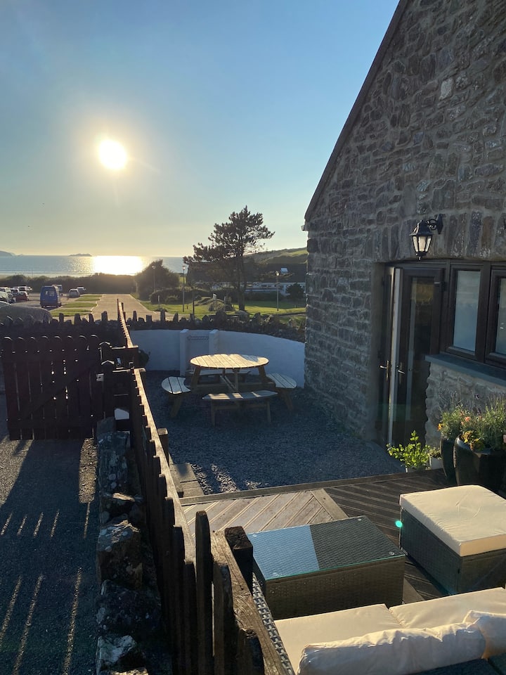 The Granary Broad Haven. 3 Bedroom Seaside Cottage - Little Haven