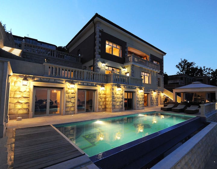 Beautiful Room With Kitchen In The Seafront Villa - Opatija