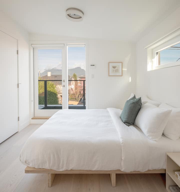 Welcome To Kinn — Warm + Minimal Guest House - Burnaby