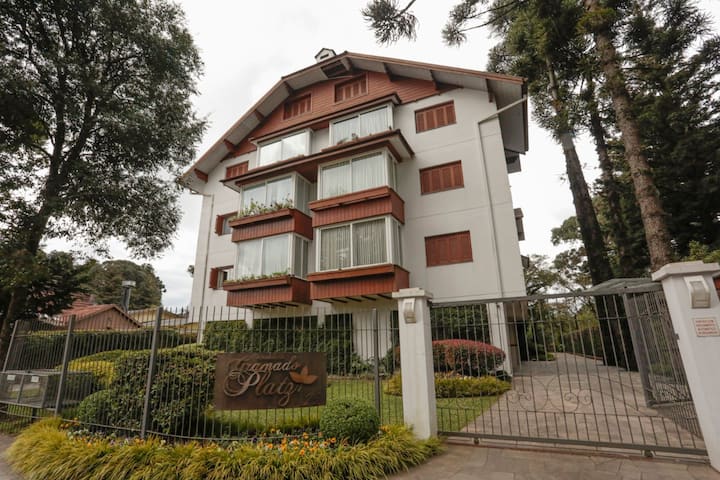 Apartamento Em Bairro Nobre No Coração De Gramado. - Gramado