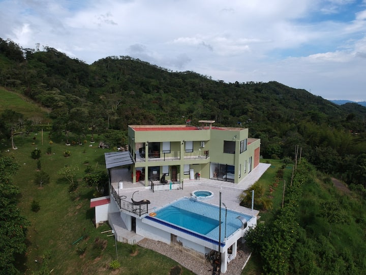 Finca De Descanso Con Piscina - Villeta