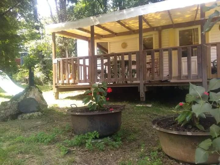 Mobil Home Terrasse Couverte Dans  Ferme éQuestre. - Lalinde