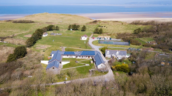 The St Madoc Centre - Camping Campervan (Pitch O) - Burry Port