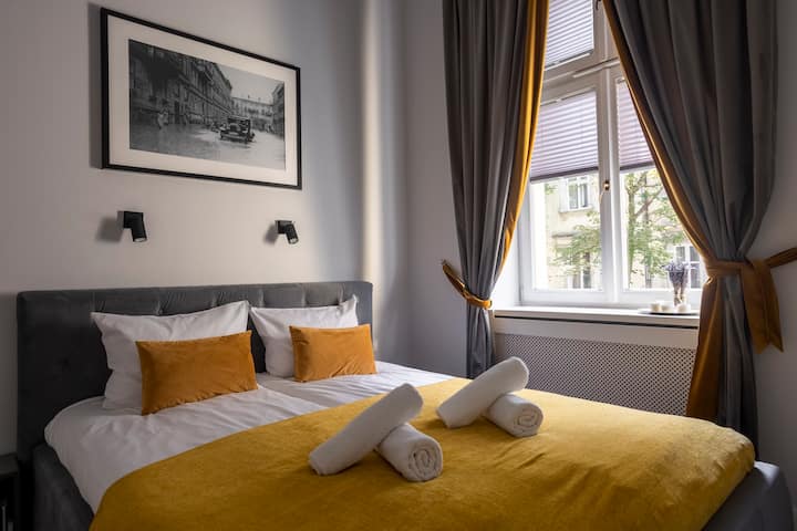 Spacious 1-bedroom Apartment By Tyzenhauz - 크라쿠프