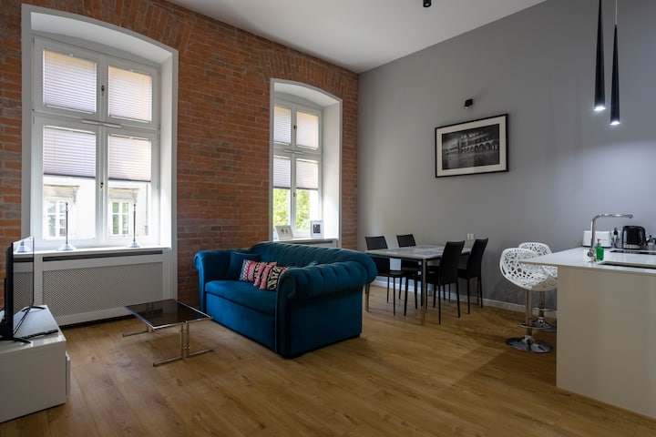 Spacious 1-bedroom Apartment By Tyzenhauz - Krakow