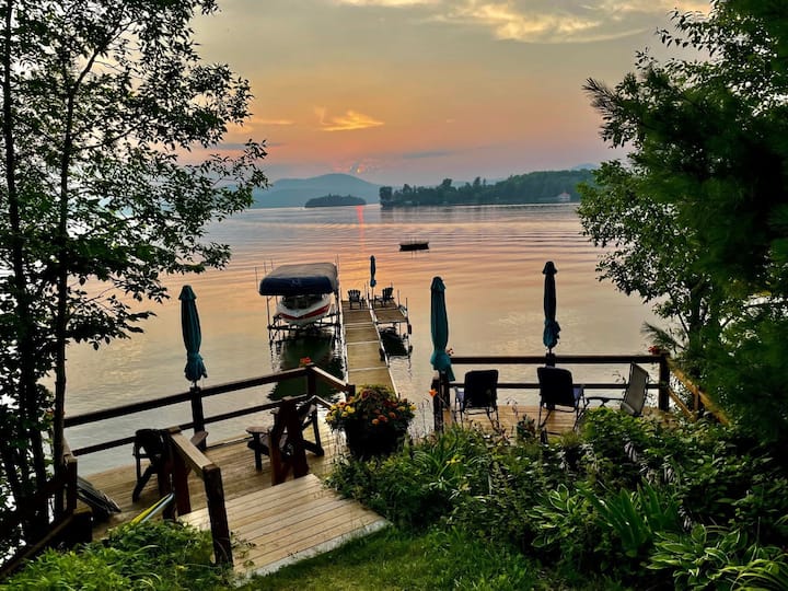 Beautiful Large Country Home On The Lake! - Derby