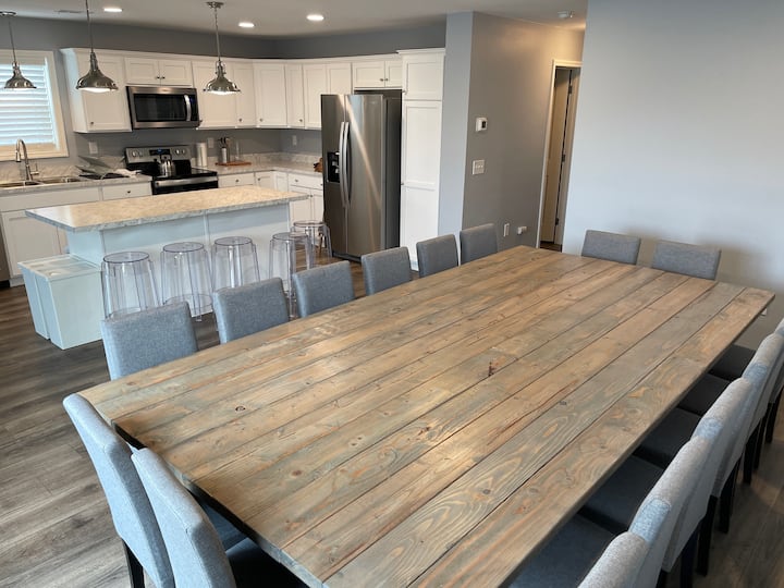 5 Bedrooms, 11 Beds, 3 Baths. Ocean View. Parking. - Seaside Heights, NJ