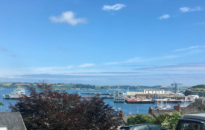 Lovely 3-bedroom Apartment With Harbour Views - Falmouth