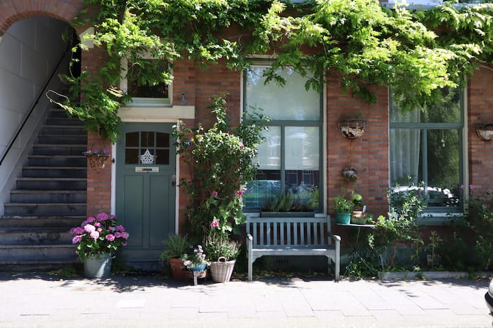 Sfeervolle Parterre Woning Met Tuin - The Hague