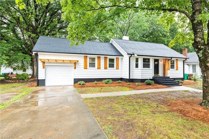 Madison House Perfect For Hpfm & Business Travel - High Point, NC