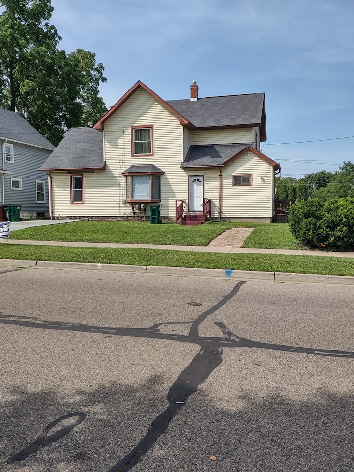 Cheerful  1 Bedroom Apt House In Lansing. - Lansing, MI