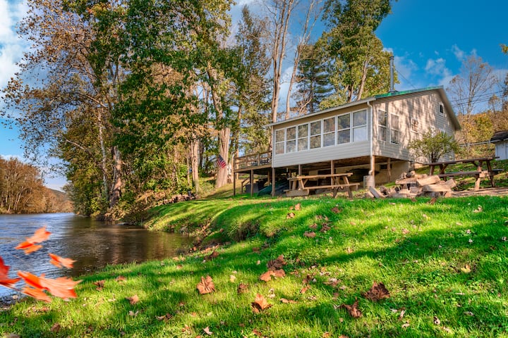 Riverfront Cabin 🍁Views 🍁Quiet 🍁Fall🍁Foliage - Cabins for Rent in ...