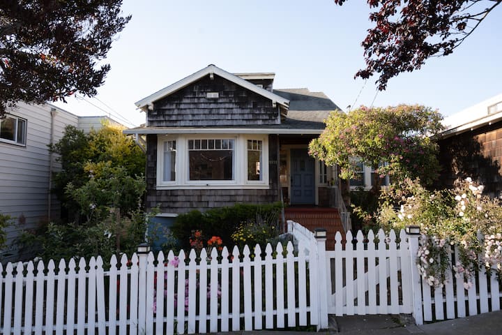 Spacious House & Garden For 8+ (Free Parking) - San Francisco, CA