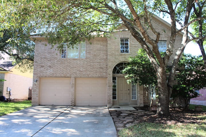 Comfy Surburban Living - Round Rock, TX