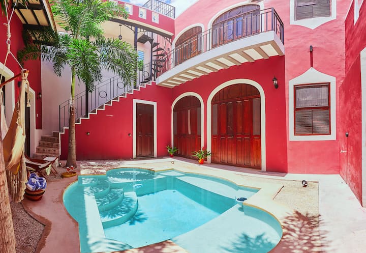 Magnificent Colonial Home. Casa Borgoña - Mérida