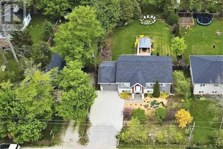 Unique Beach House Perfect For Romantic Getaway - Georgina