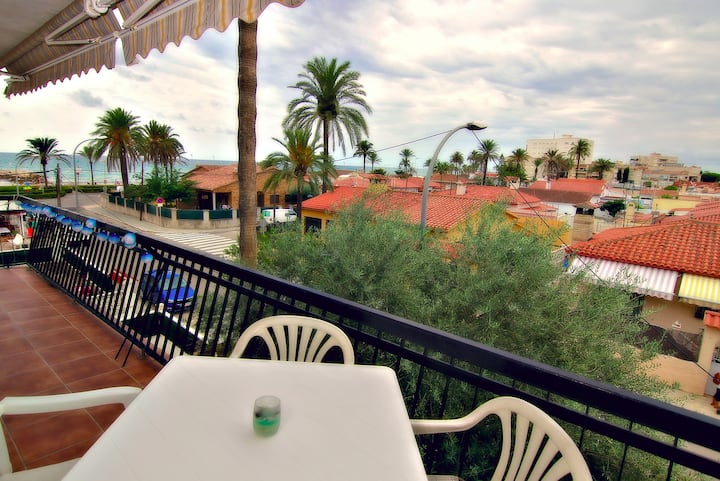 Two Bedroom Beach Apartment With Views At Cunit - Cunit