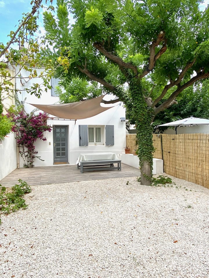 Il Y A Le Soleil, La Campagne Et La Mer...1 - Martigues