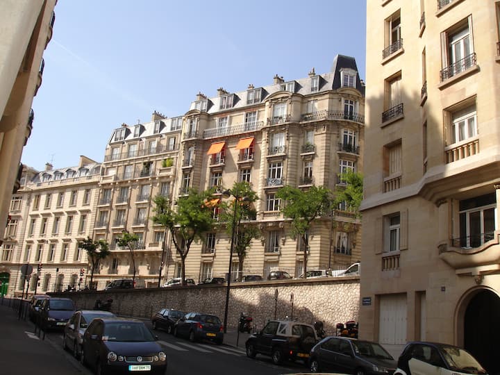 T1 Entre La Seine, La Tour Eiffel Et Passy - Paris