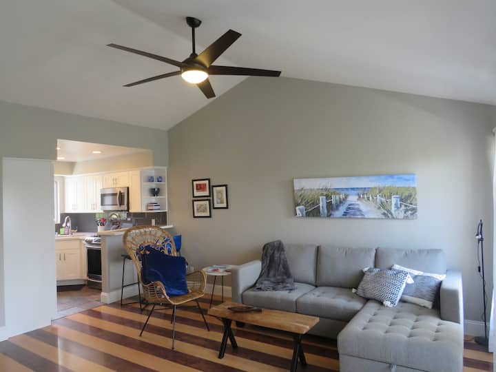 Large Studio Beach Retreat - Dana Point, CA