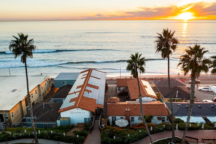 Beachside Queen Suite Steps From The Sand (204) - Oceanside, Californie