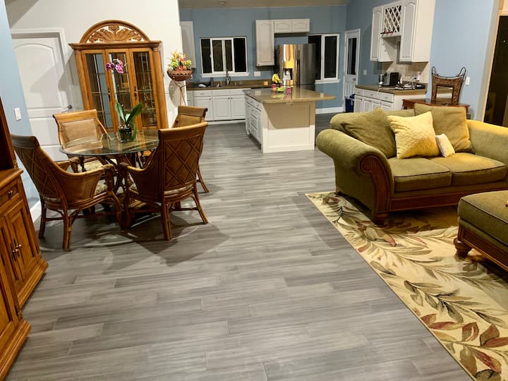 Large Bedroom W/priv Bath, Gorgeous Waikoloa Home! - Waikoloa Village, HI