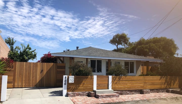 Cheerful Cottage 2 Bdrm, 2 Baths, Ocean 2 Blocks - Monterrey, CA