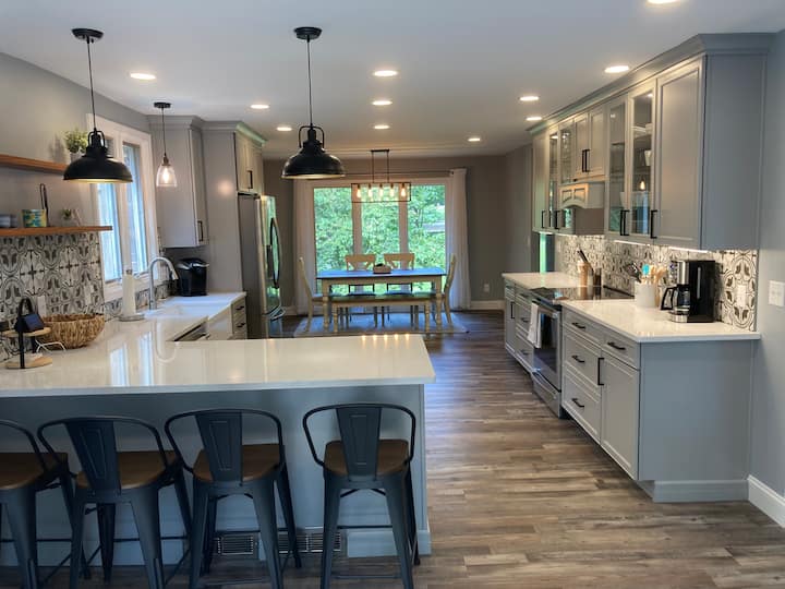 Renovated Home In Idyllic Setting Near Nd - South Bend, IN