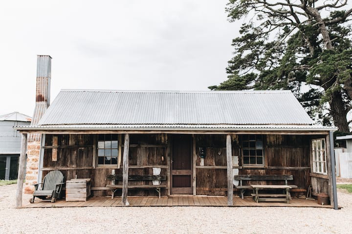 Wildernest "Stringy Bark Hut", Southern Highlands - South Coast