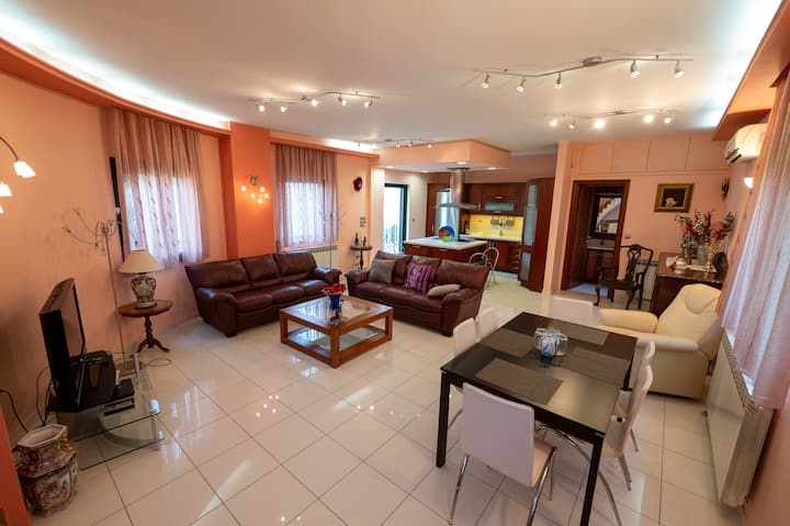 Modern House, Walking Distance From The Beach - Kalamata