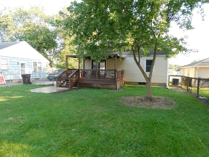 Bowwow/meow! Fenced Yard-5 Min To Downtown Peoria - Illinois