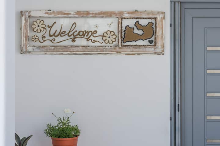 Apartment Balliu Entrance Floor - Milos