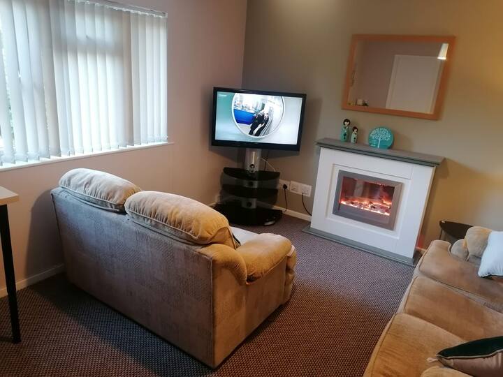 Oldbury Holiday Rentals & Homes - England, United Kingdom | Airbnb