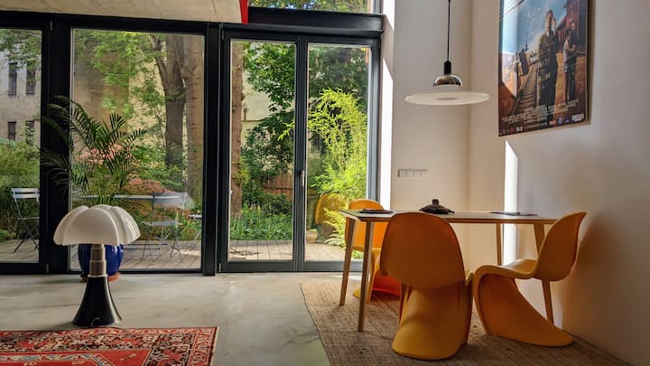 Romantic Loft With Garden - プラハ