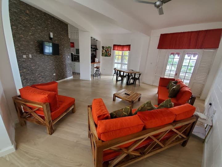 Point Villa 45 Centrally Located In Ocho Rios. - Ocho Ríos